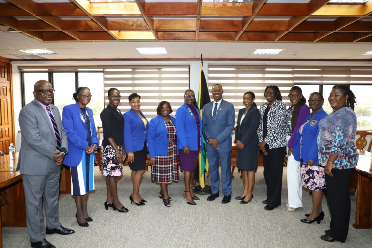 UNIONS SIGN NEW PUBLIC SECTOR COMPENSATION AGREEMENT – Ministry of ...